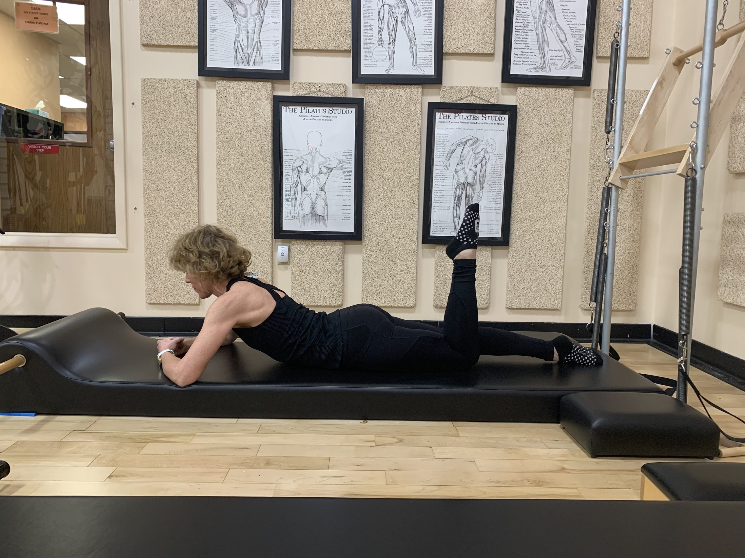 Pilates Mat: Single Kick Leg | Turning Point Fitness